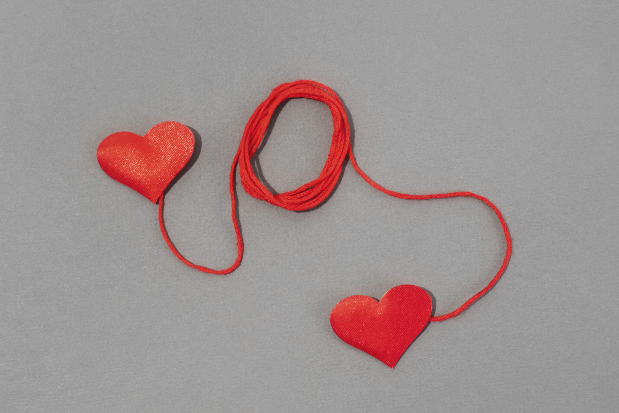 Lien inexplicable entre deux personnes : La légende du fil rouge